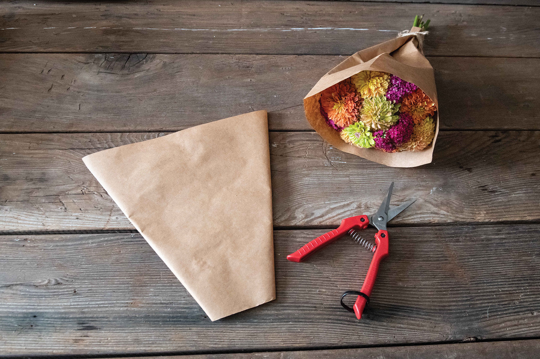 Kraft Paper Cut-Flower Sleeves – XS, 100 Count | Johnny's Selected Seeds